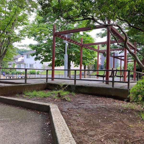 松が丘中央公園（公園） | MEQQE（めっけ）